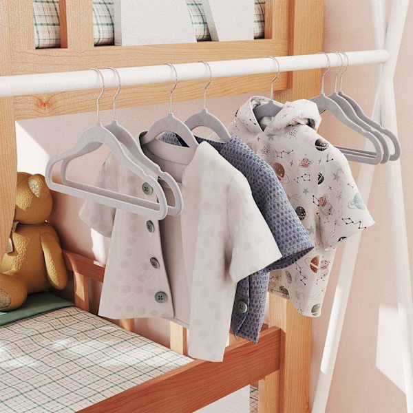 Rootz 30 grå barnkläderhängare - garderobsarrangörer - sammetkrokar ...