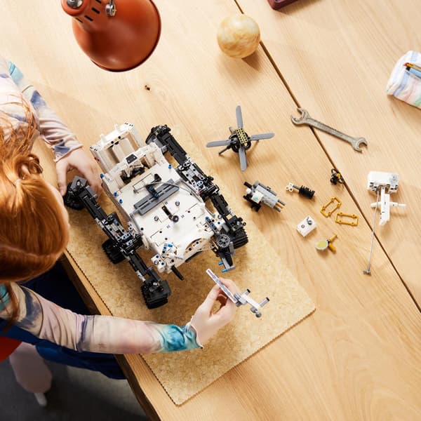 LEGO Technic Marsrover NASA 42158 Rymd | CDON