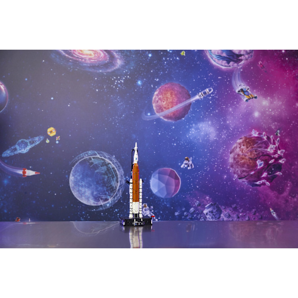 LEGO® Technic NASA Artemis Space Launch System raket 42221 | CDON